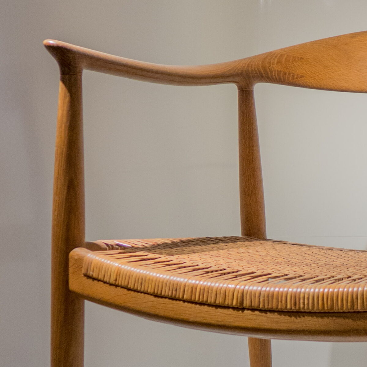Simple Solid Wood Chairs // Our Top 7 Picks - aêtava